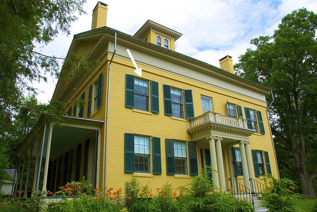 Celebrity Romp: Charles Nelson Reilly, the Belle of Amherst