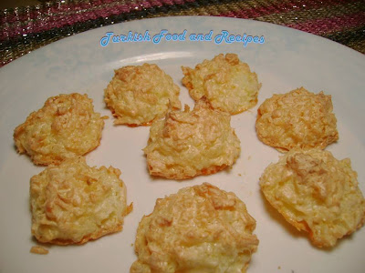 Turkish Food & Recipes: Coconut Macaroons (Hindistan Cevizli Toplar)