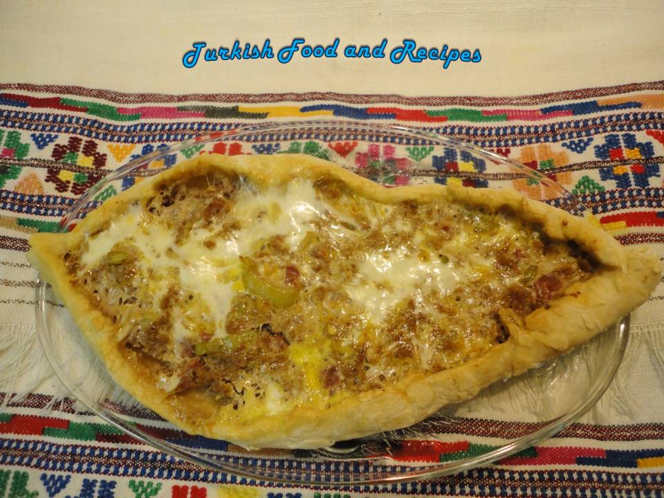 Turkish Food & Recipes: Turkish Ground Beef Pide (Kiymali Pide)