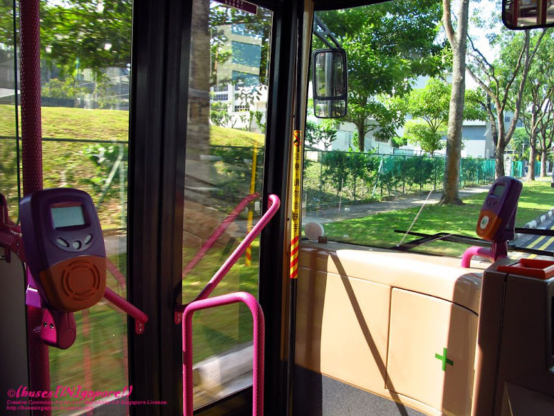 (buses[IN]gapore!): New EZlink Readers/Bus Captain's console.
