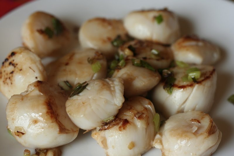 What's cooking?: Scallops stir-fried with ginger, garlic and spring onion