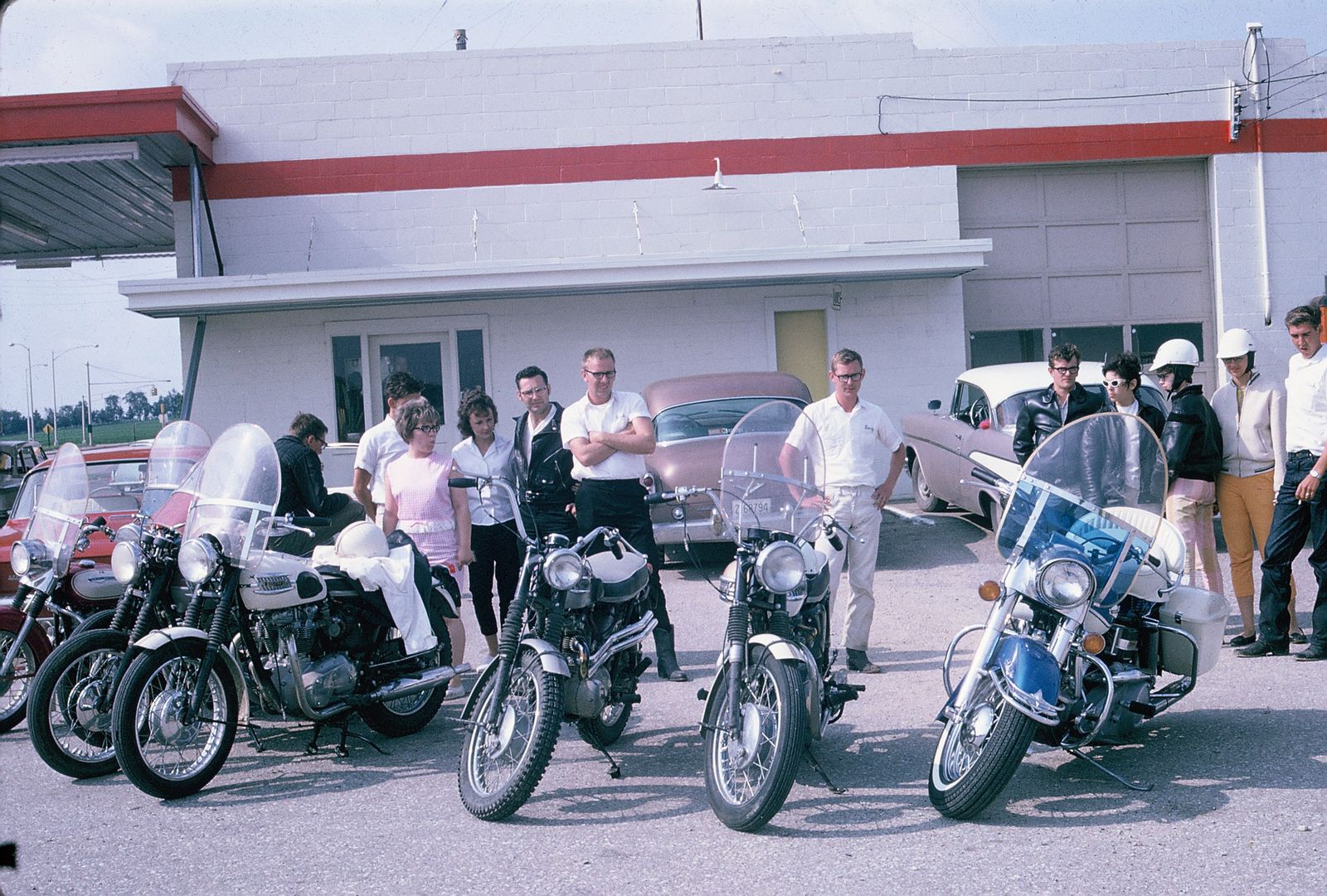 Her Majesty’s Thunder: Photos in Club History: Black Hawks MC