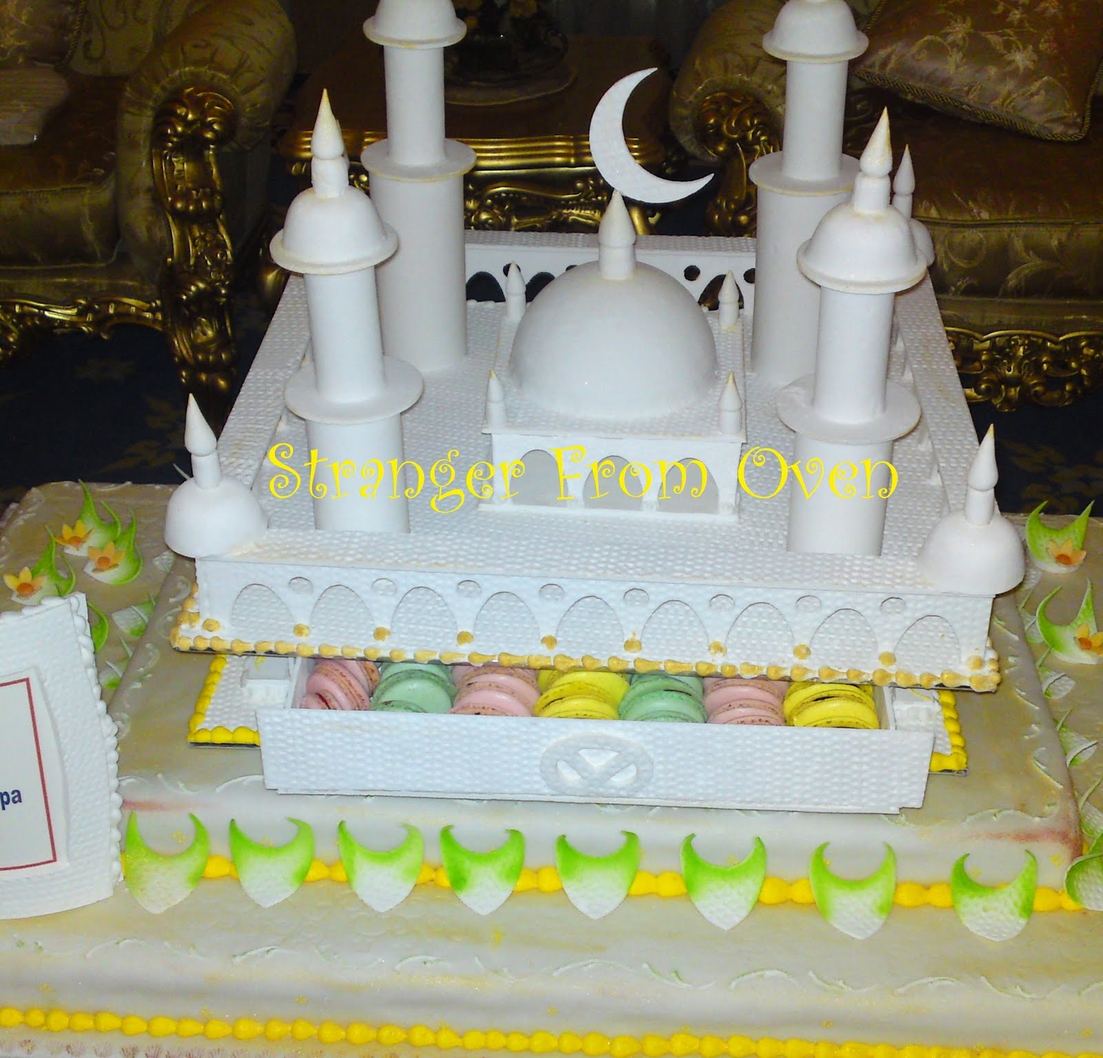 Stranger From Oven: Presentation Cake Hari Raya to TYT