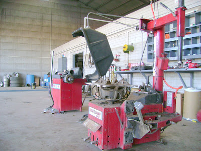 Llantera El Berrendo, Col. Los Jagueyes: Tenemos maquinaria moderna en ...