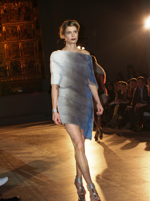 Creative-Idle: London College of Fashion MA_10 Human catwalk show