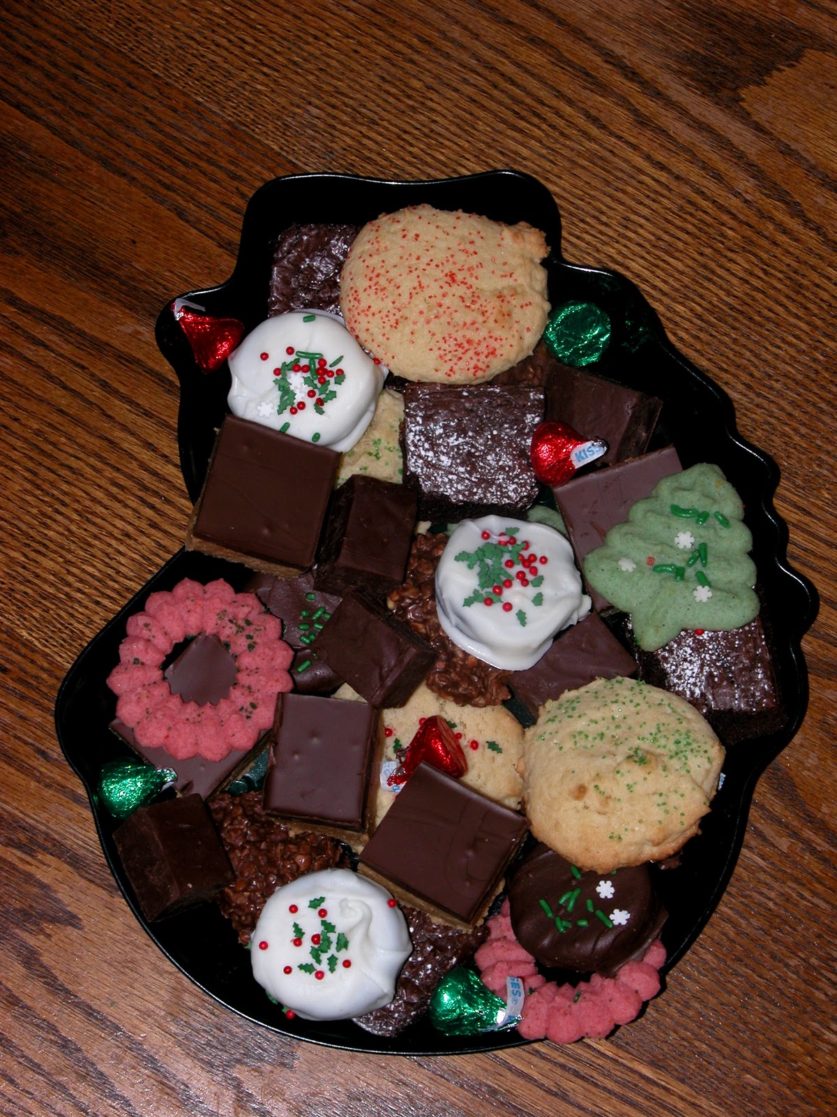 Raising Leafs: Tasty Tuesday: Christmas Baking