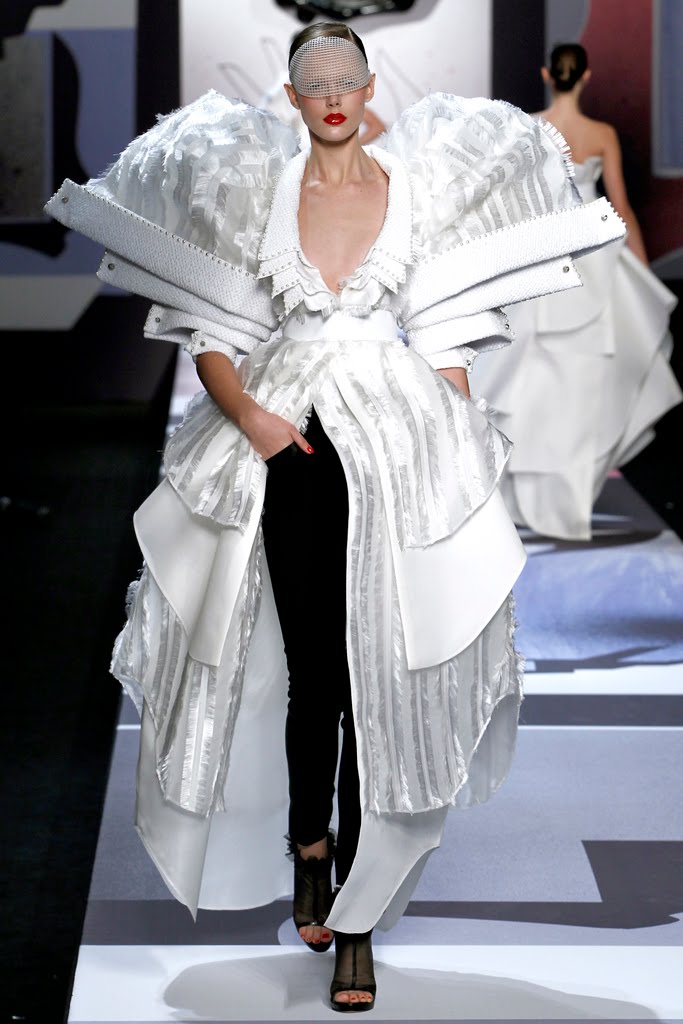 CoCo Celine: Viktor and Rolf Spring Summer 2011 - Beautiful and refined ...