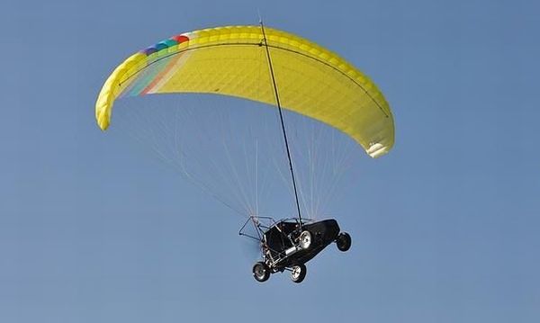 Maverick – A parachute powered flying car