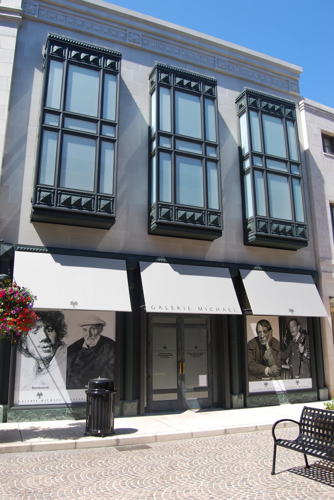 Galerie Michael: Galerie Michael's Grand Gallery!