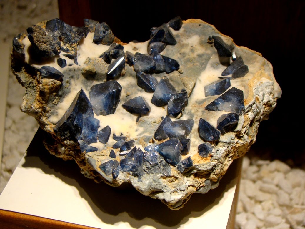 Geotripper: California's Shame: The State Mineral Exhibit to Close ...