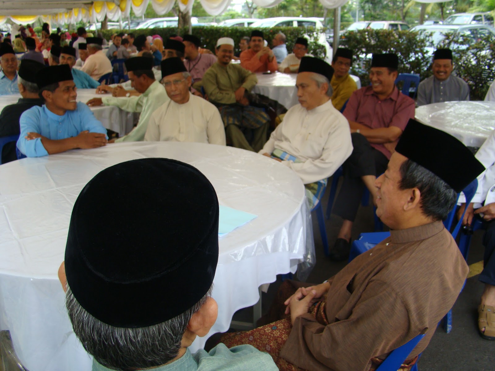 Masjid Saidina Abu Bakar As Siddiq, Bangsar.: Jamuan Idulfitri Pusat ...