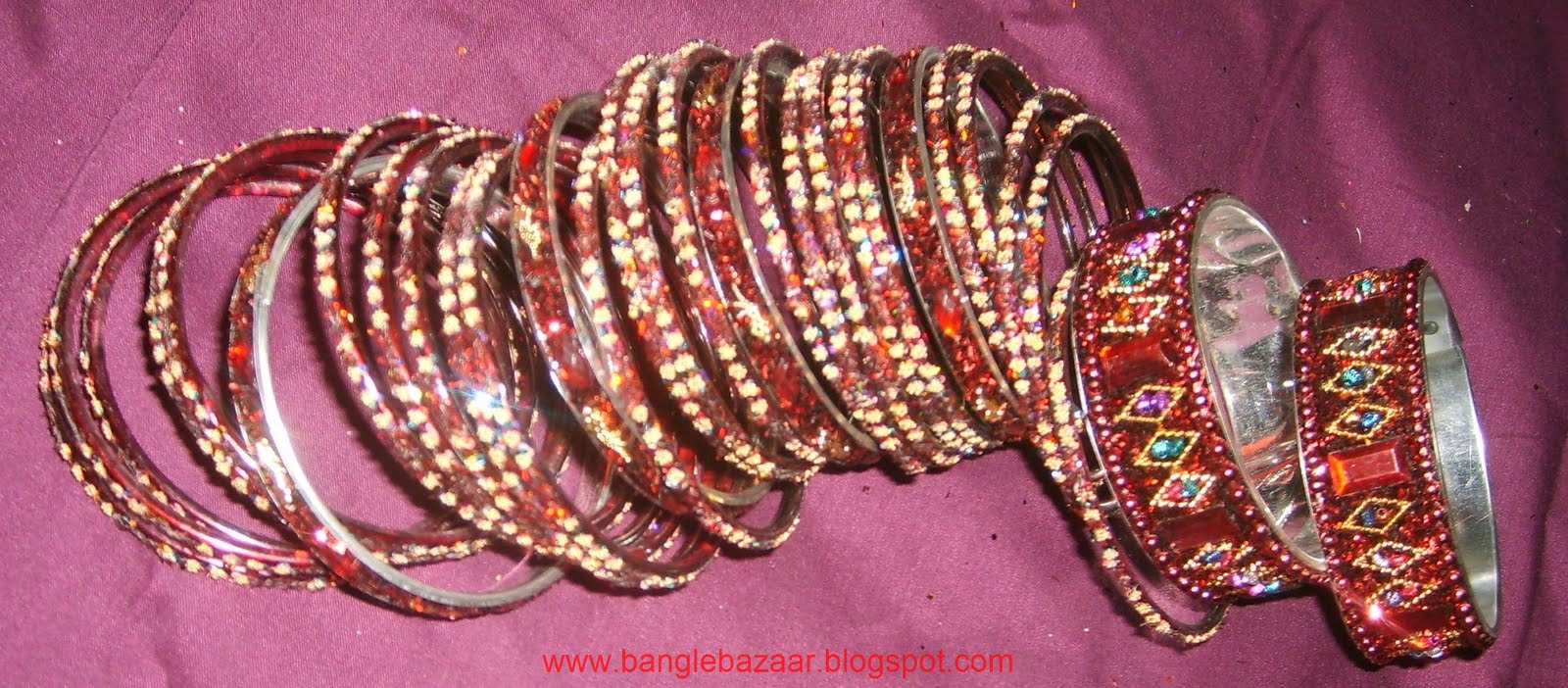 BangleBazaar: Beautiful Maroon Color Glass Bangle Set