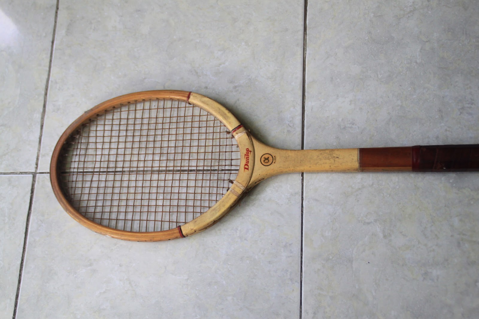 TOKO BARANG ANTIK: Raket Kayu