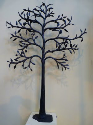 Styling Home: Home Decor Using Wrought Iron Trees