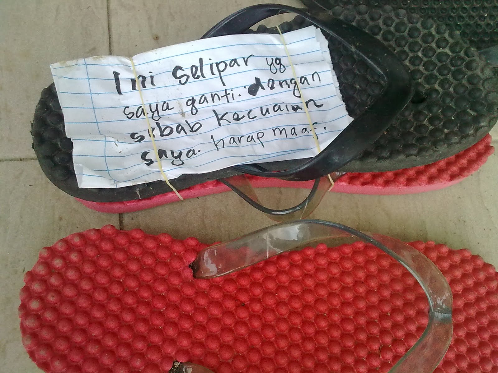 nafastari: Sepasang Selipar Jepun & Sekeping Nota