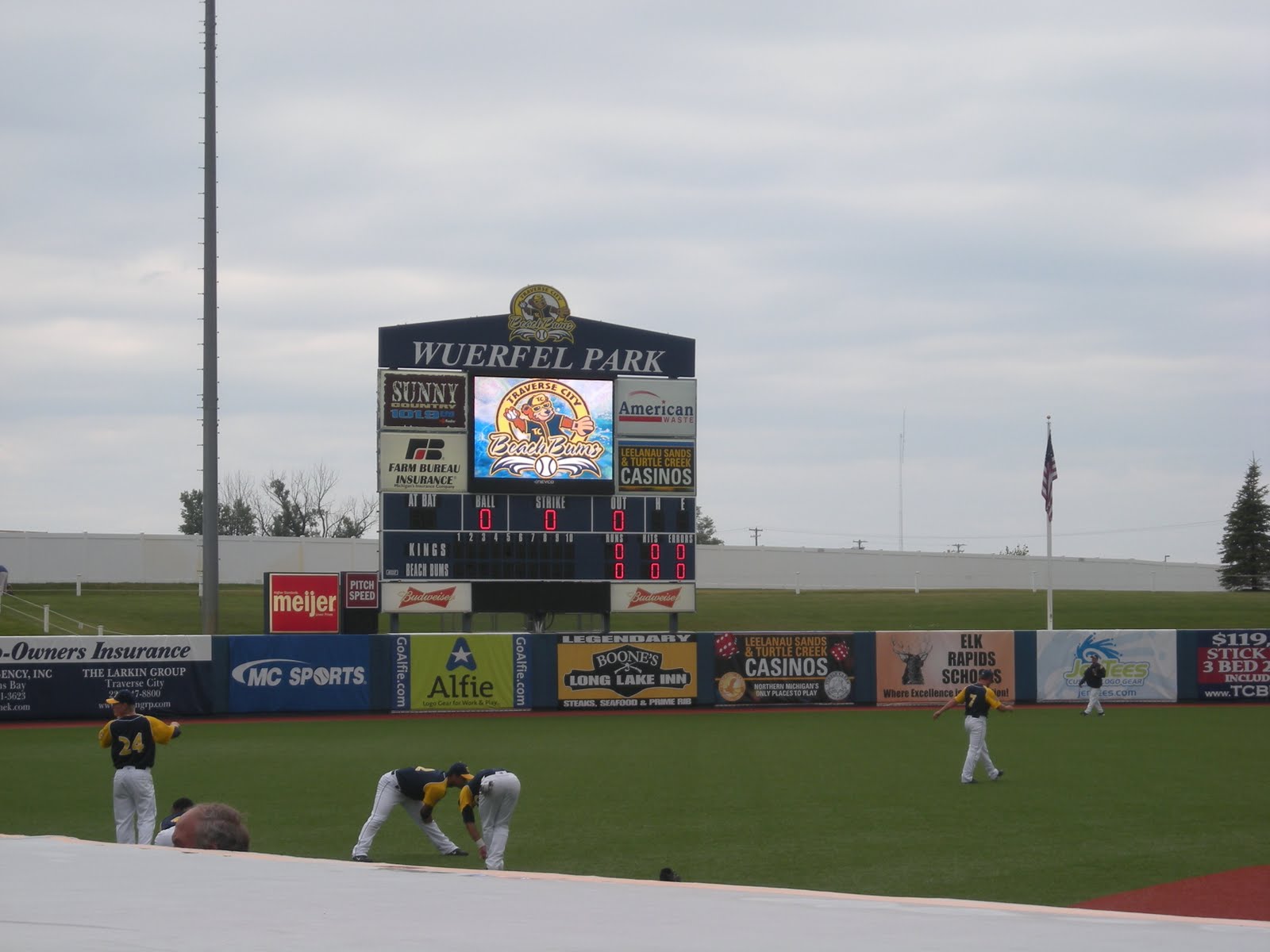The Emerys - SUMMER OF 2010 ON LAKE MICHIGAN: Baseball and Jet Skis