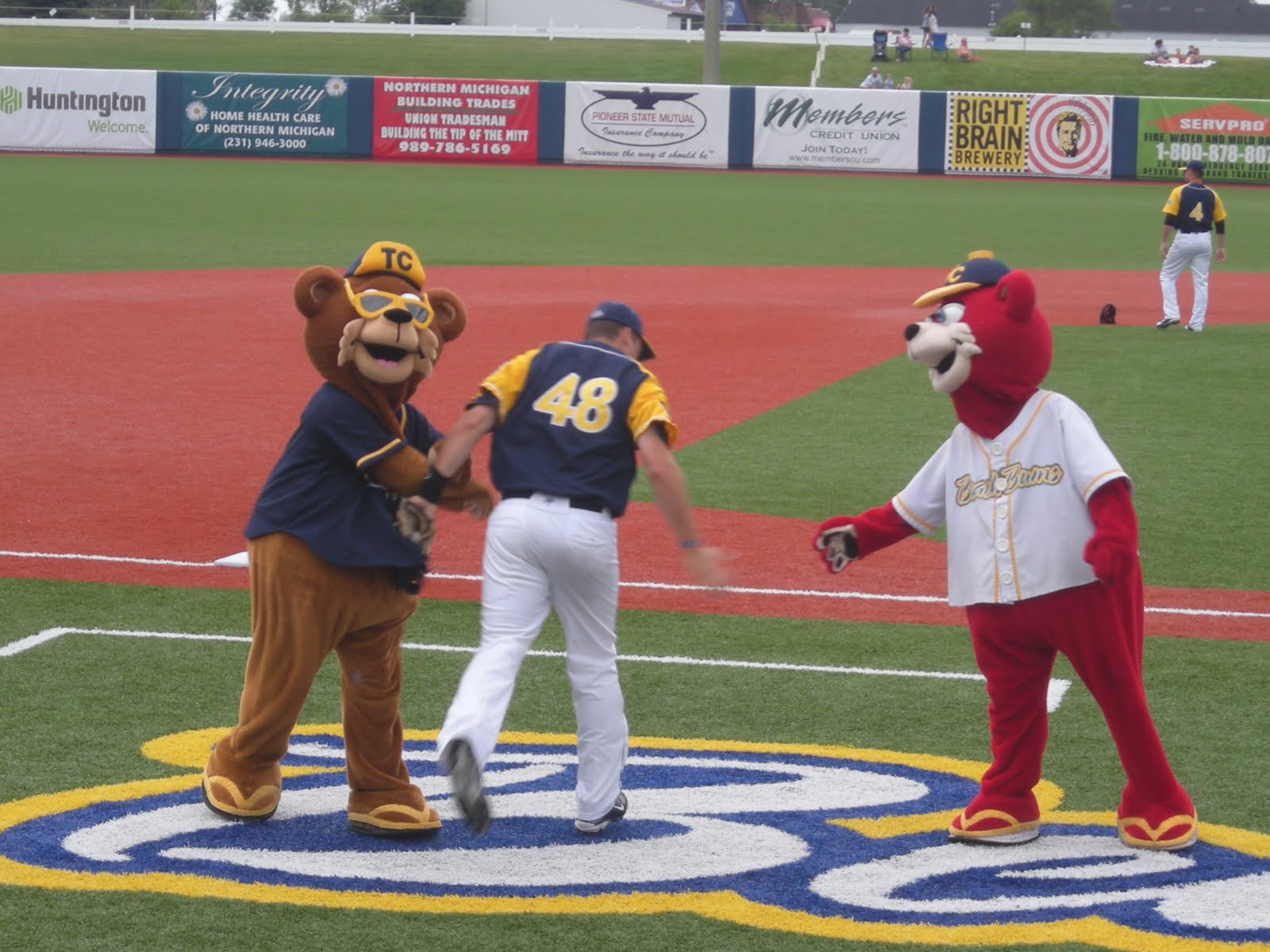 The Emerys - SUMMER OF 2010 ON LAKE MICHIGAN: Baseball and Jet Skis