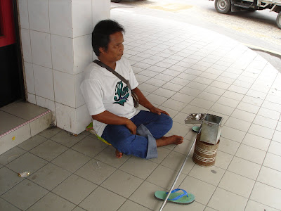 Sarawakiana: Beggars and beggaring
