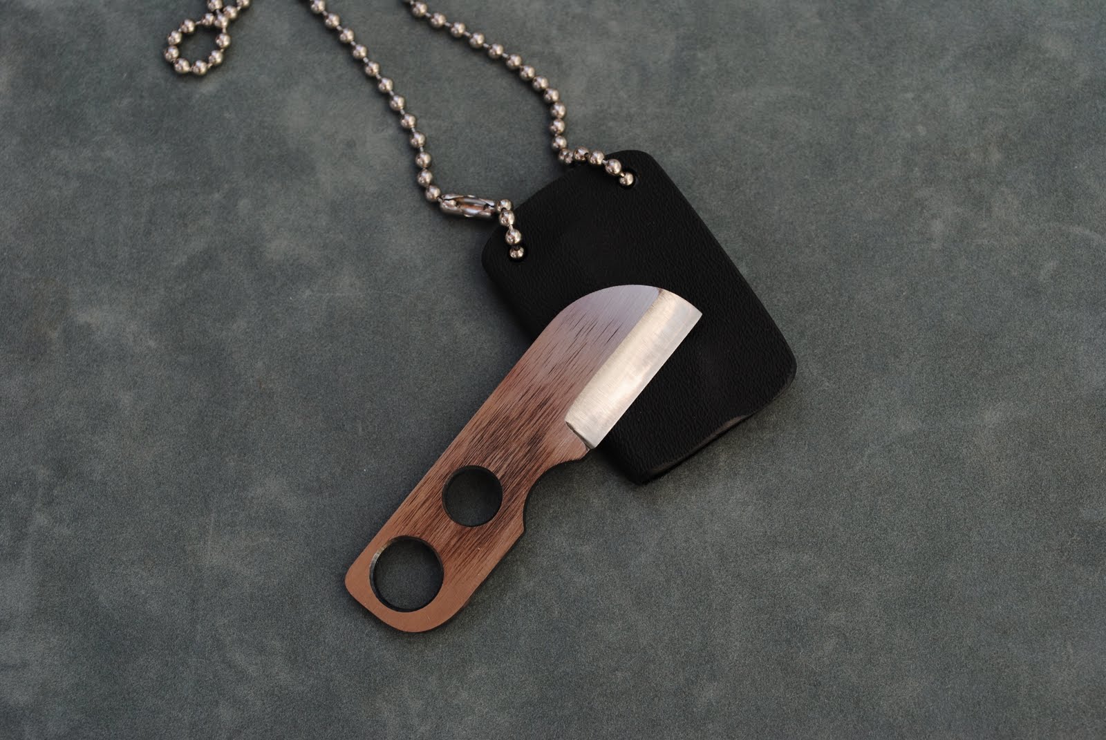 The Coffey Shop....: Neck Knife