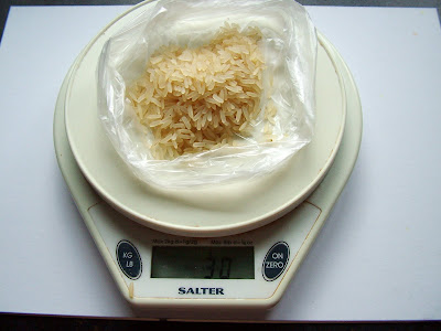 Leanne Woods Designs: Tutorial - Homemade Poi for Kids