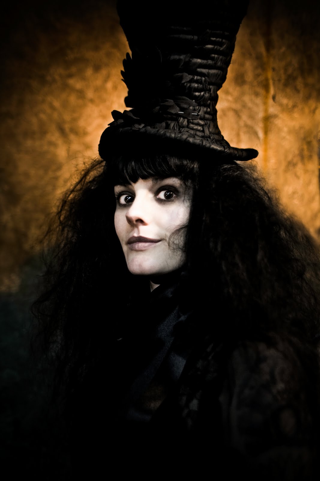 A bad witch's blog: Gothic witch is Manchester Mona Lisa