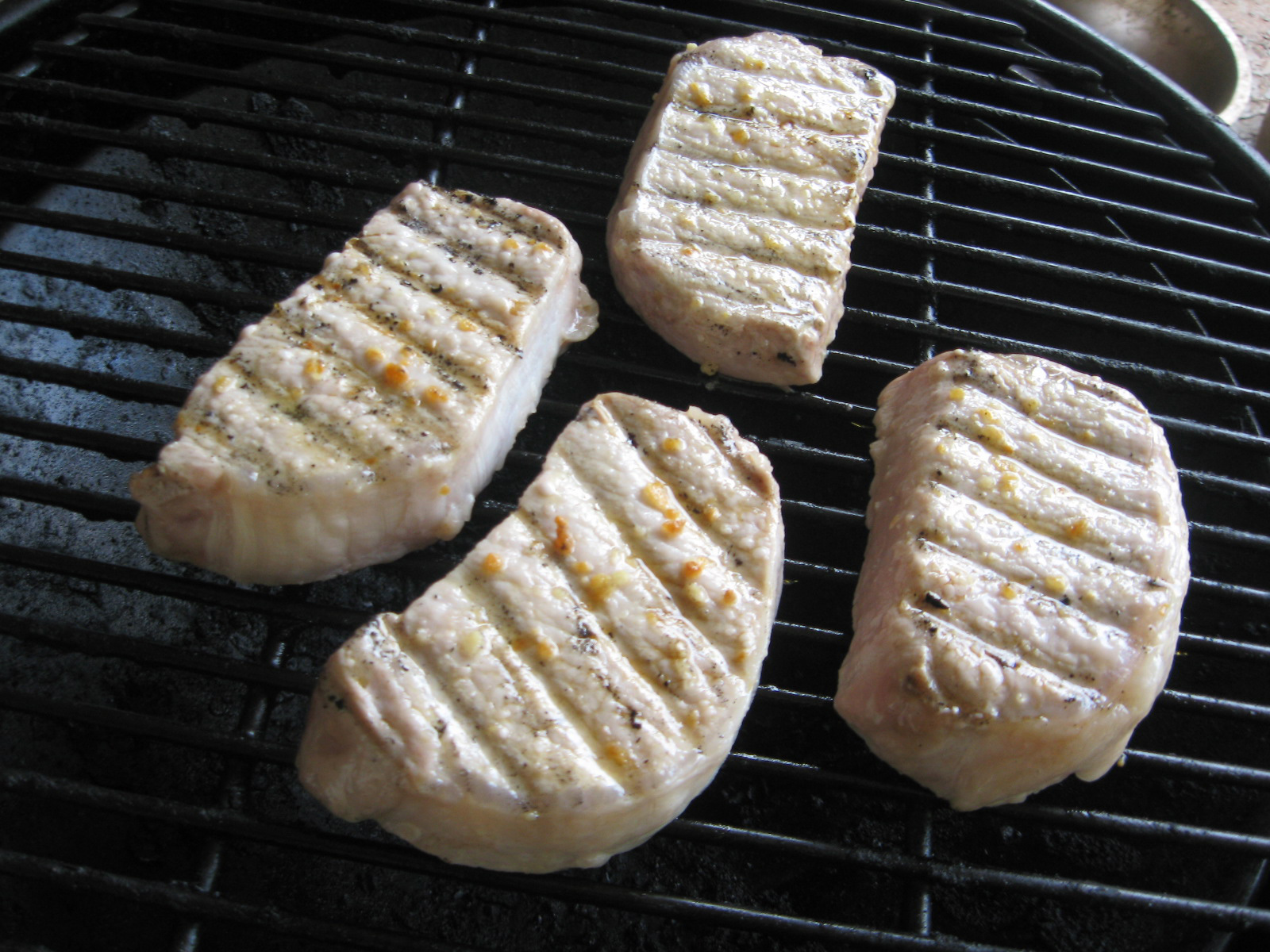 Barbecue Master: Try Out Garlic Gold - Great Grilling Oil and Garlic ...