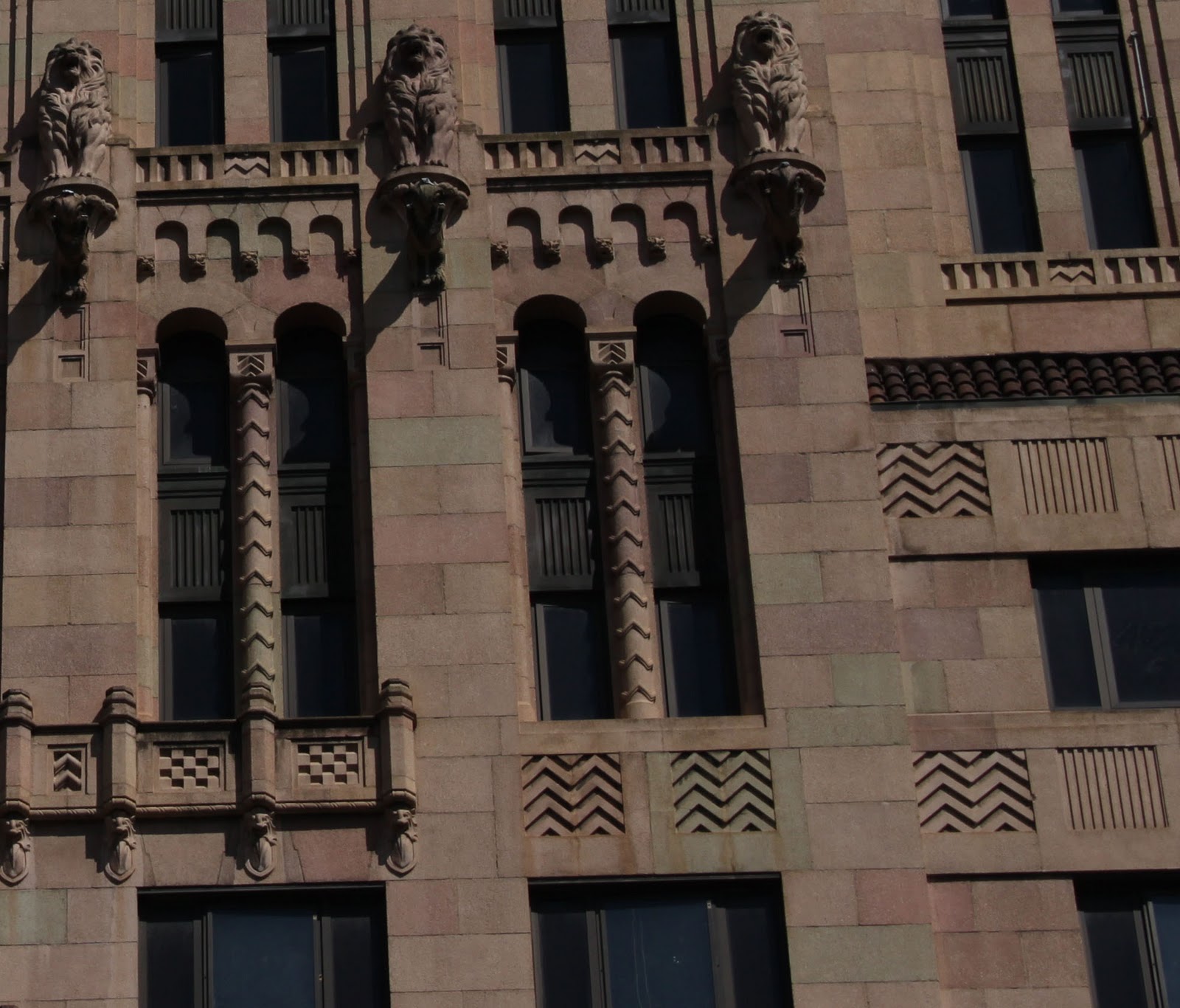 Bosco Parrasio: Snapshot Adelaide - Colonial Mutual Life Building