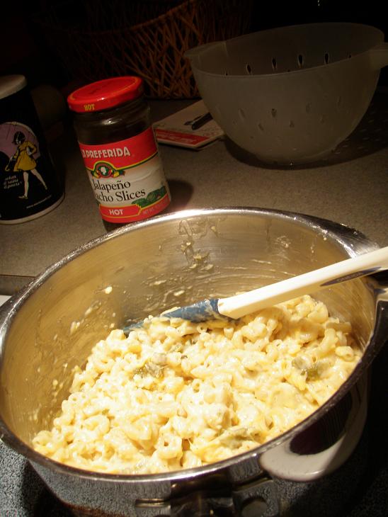 The Many Adventures of Tavolini: Mac and cheese, peanut butter cookies ...
