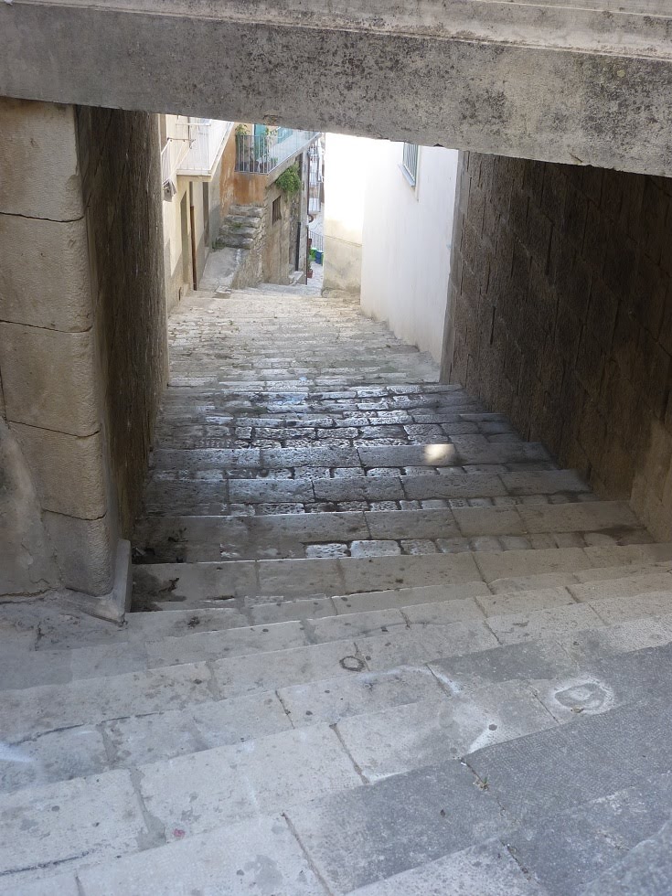 Thousands of steps in Ragusa and Ragusa Ibla - Living in Sicily