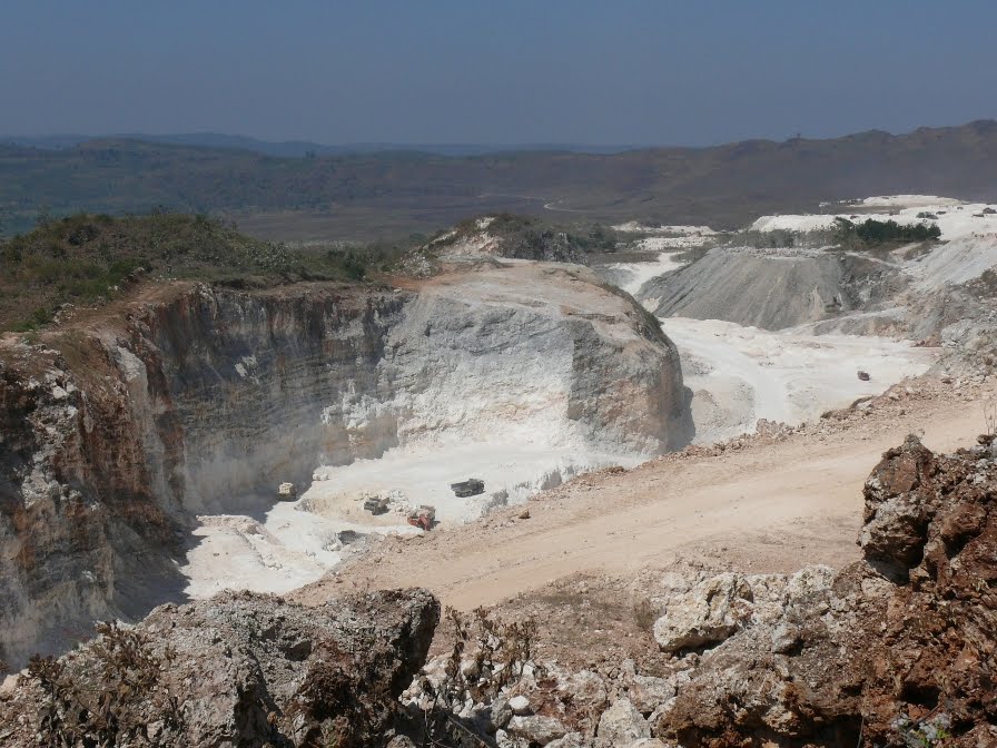Geologi Makassar: Pasir Kuarsa