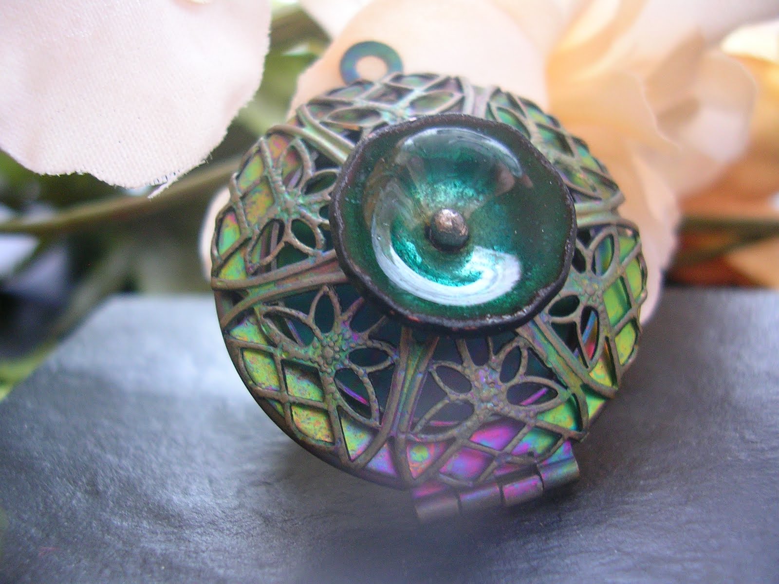 Jewelry by Natsuko: magical lockets!
