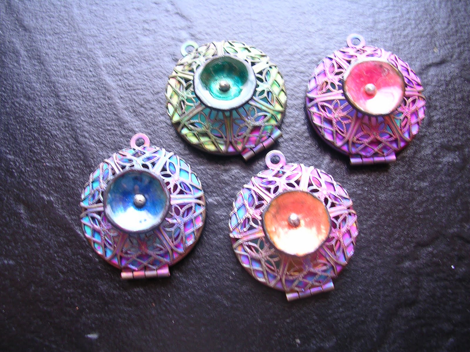 Jewelry by Natsuko: magical lockets!