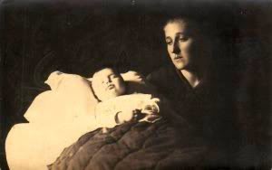 Early Post Mortem Photography: Dead Baby With Mother
