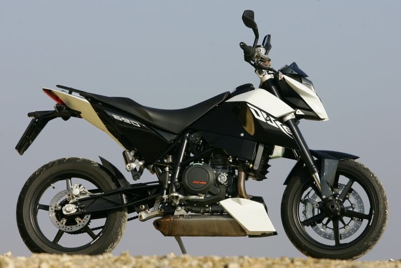 Racing Cafè: KTM Duke 690 2009