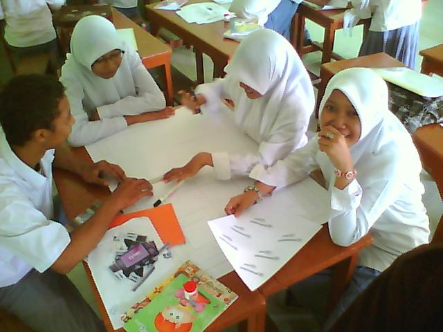 Suasana Belajar SMK TKJ Unggulan..!! - SMK Bustanul ulum