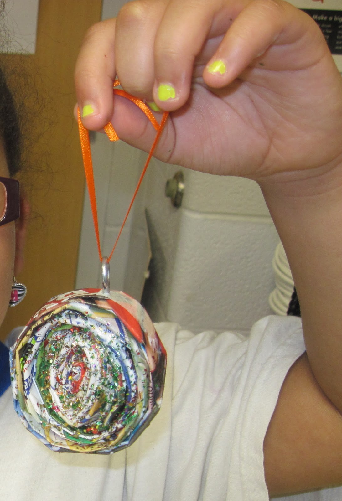 ChumleyScobey Art Room: Magazine Ornaments / Op Art Sculptures