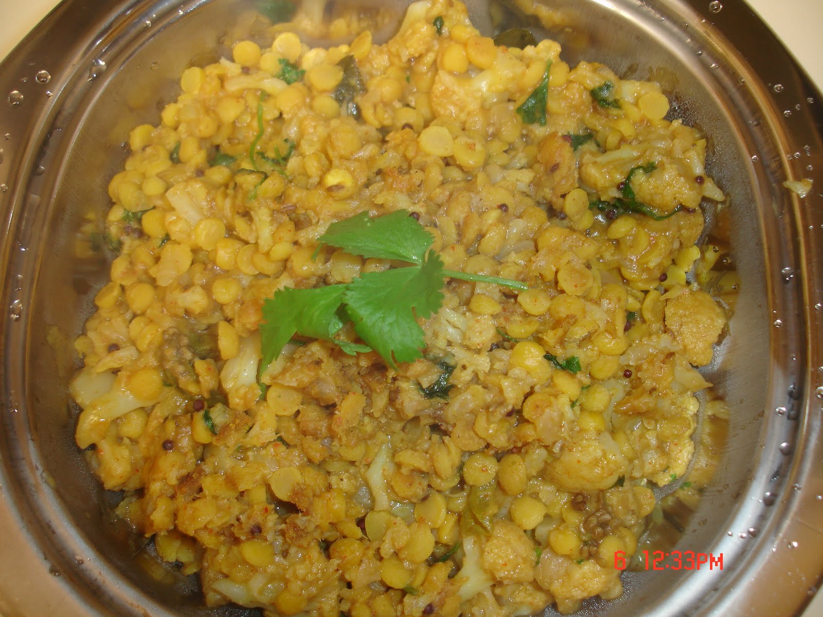 Vimala's Kitchen.: Cauliflower senagapappu curry(Cauliflower with chanadal)