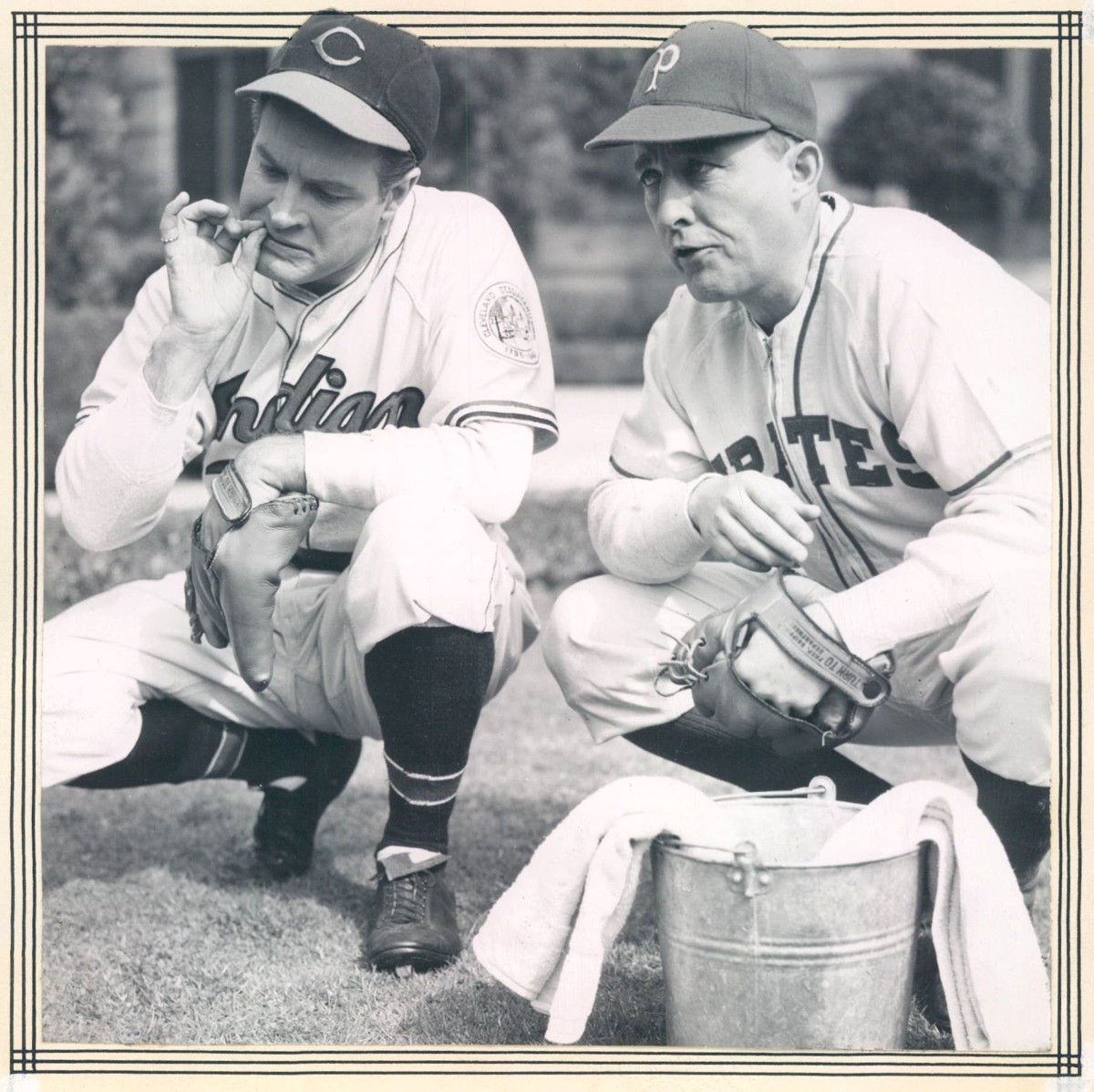 Shey Hey: Amaze-Balls Old Baseball photos via Uniwatch; also, "Man ...