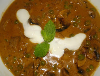 MUSHROOM & PEAS CURRY ( MUSHROOM MATAR) - Recipes by Rashmi