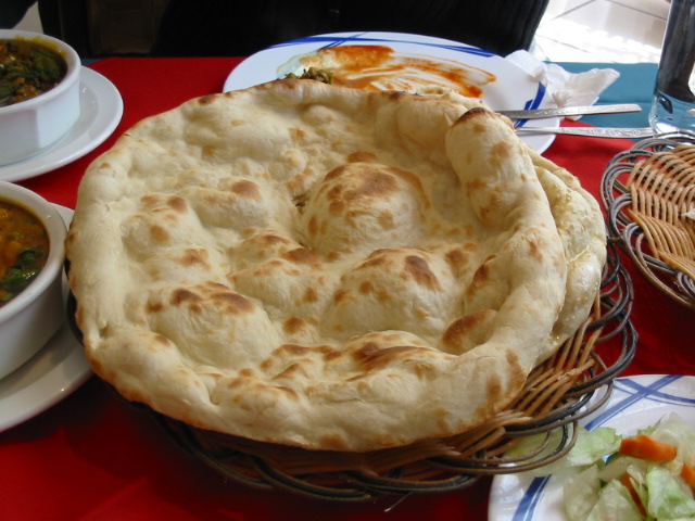 Food from all over the World: Naan or Hotel ki Roti
