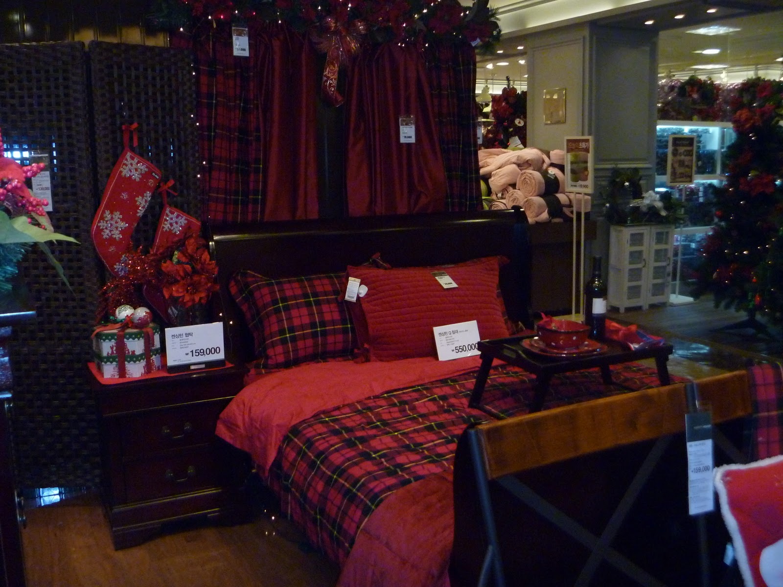 South Korea: 2001 Outlet Mall in Seoul