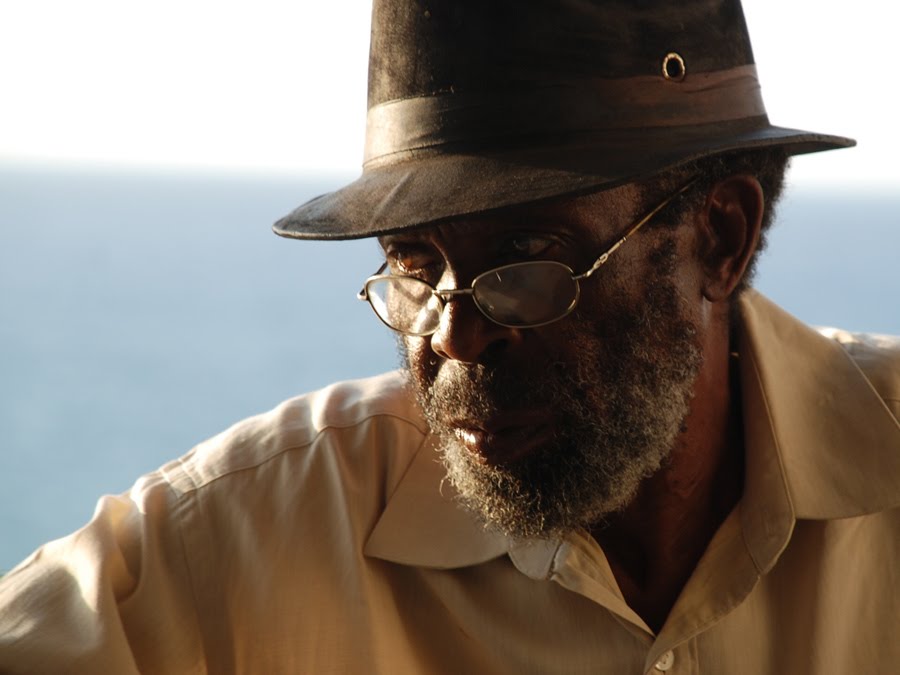 amaBooks: Julius Chingono
