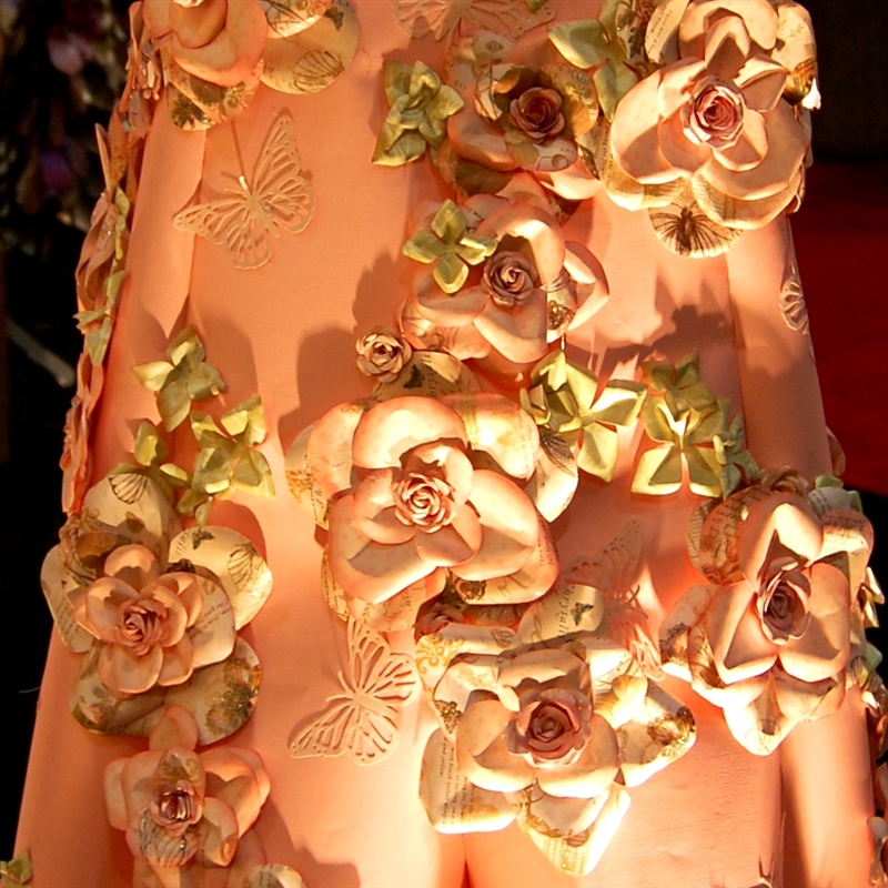 Capadia Designs: Paper Roses (and fabulous dresses....)