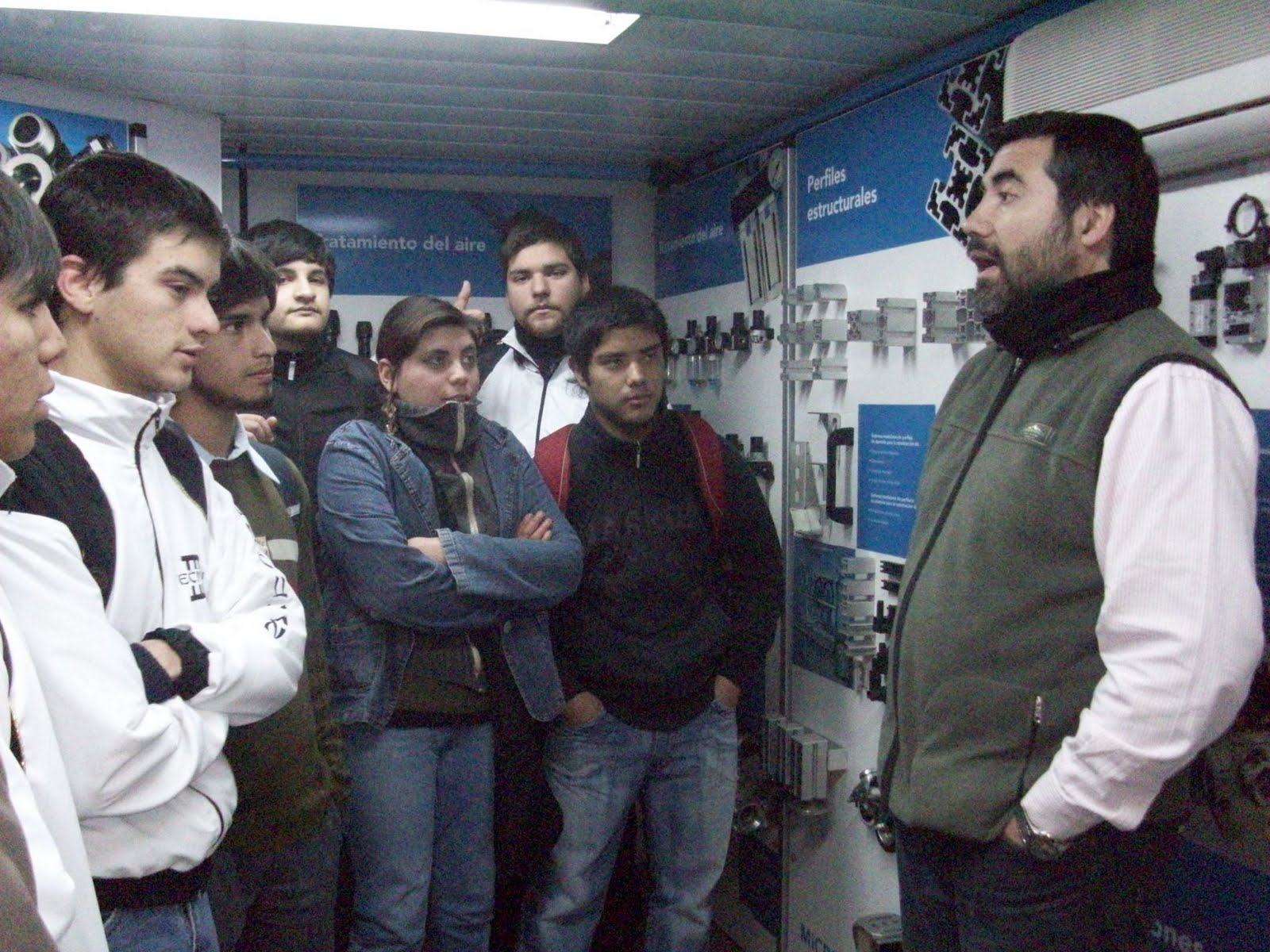 Escuela Técnica Nº 3 Dr. Juan B. Teran: VISITA DEL MICRO EXPO-MOVIL ...