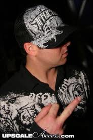 CHIC GIRL HITS THE NET!!!