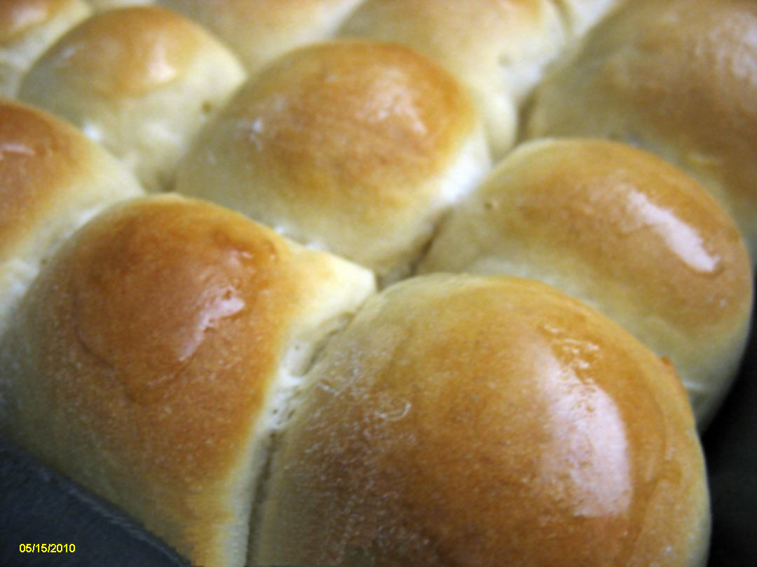 Whatcha Got Cooking?: "Heaven Scent" Hot Rolls