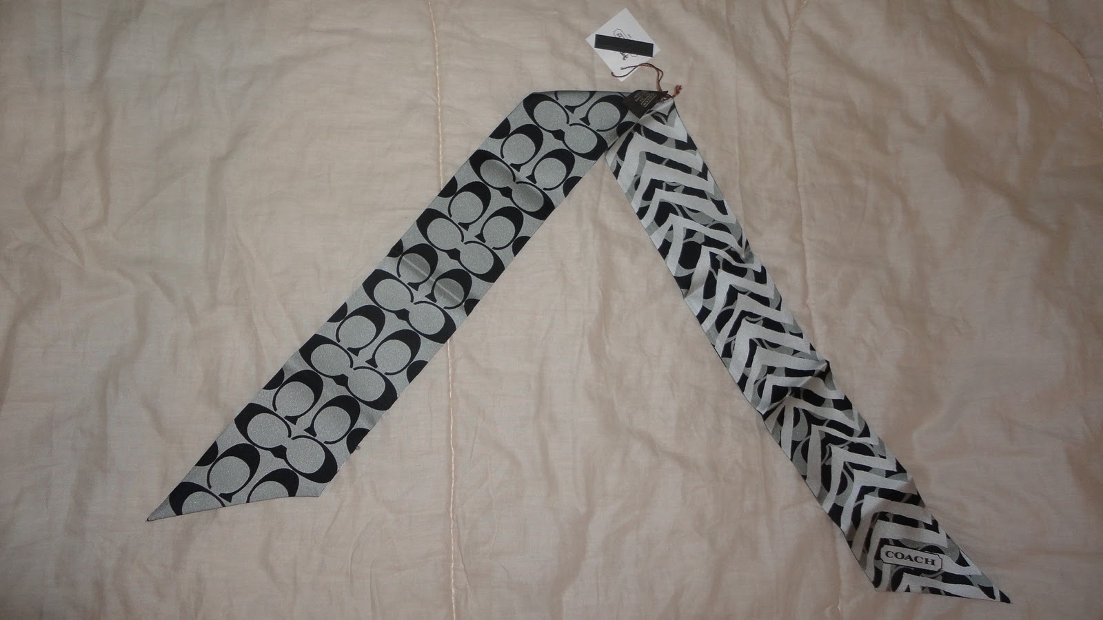 COACH Wild Zebra Signature scarf/head scarf |Everyone can afford ...