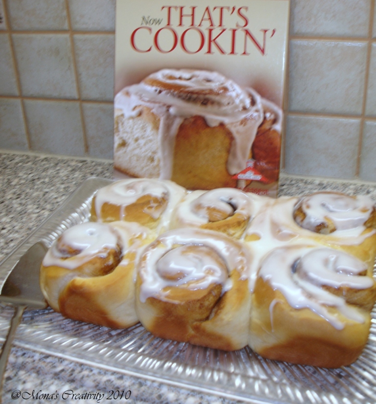 Mona's Creativity: Giant Cinnamon Roll