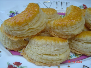 Yochana's Cake Delight! : Fleurons