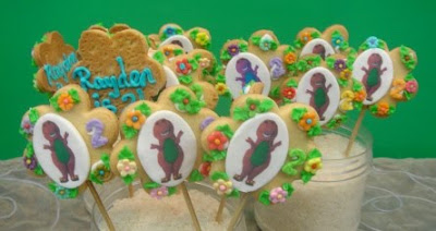 Yochana's Cake Delight! : Barney Cookies